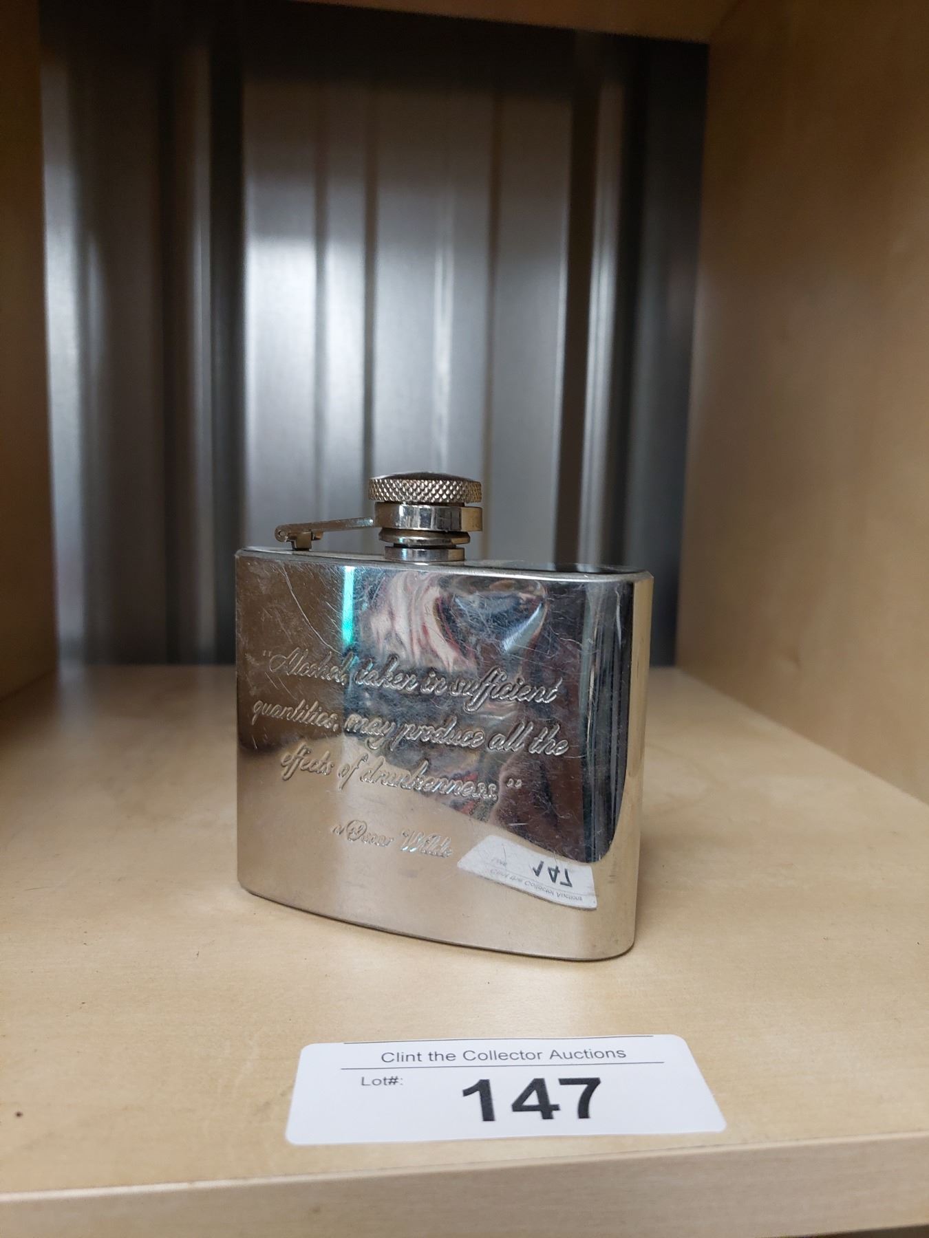 ENGRAVED DRINKING FLASK W/OSCAR WILDE QUOTE