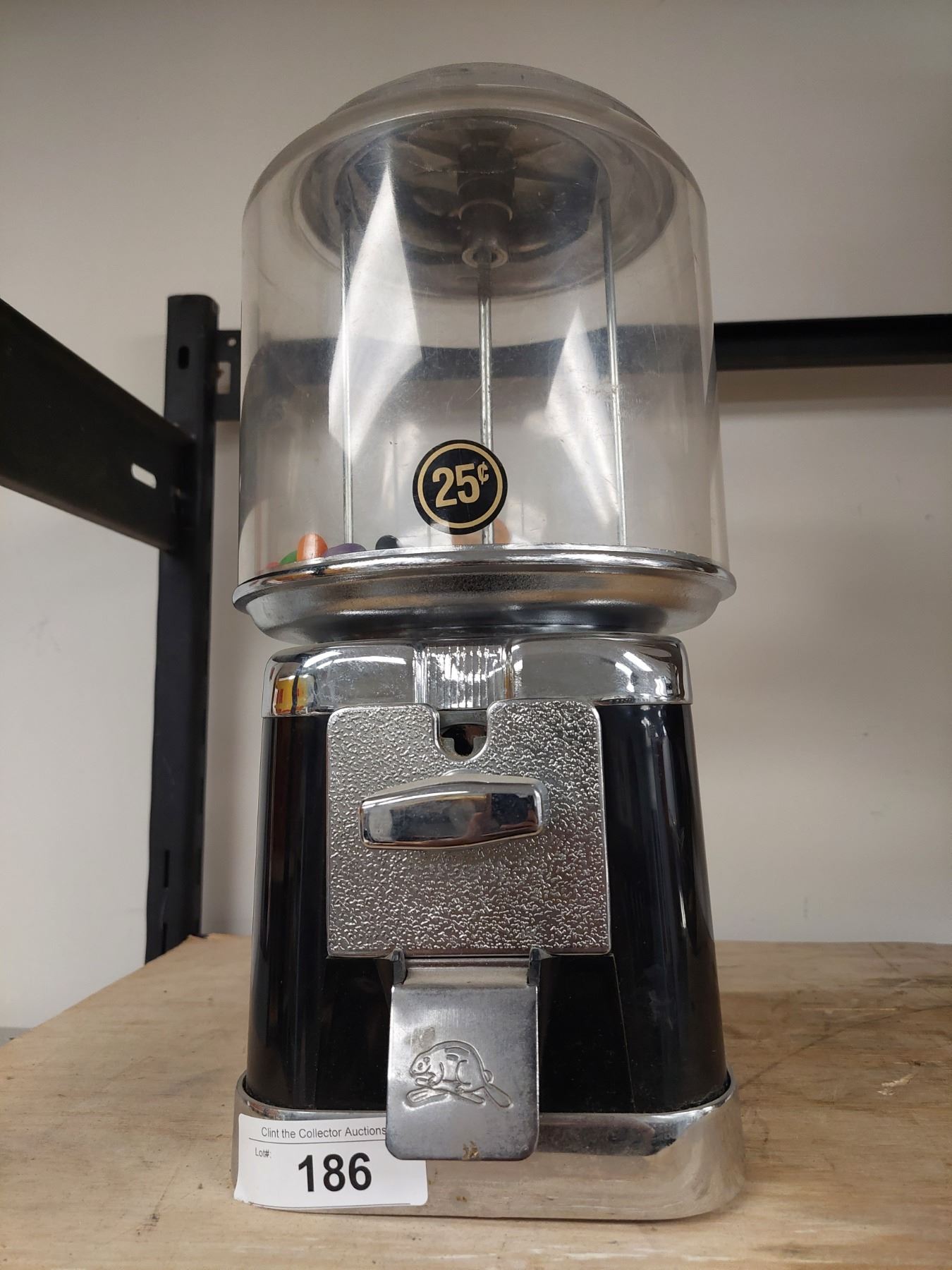 VINTAGE BEAVER GUMBALL MACHINE W/KEY