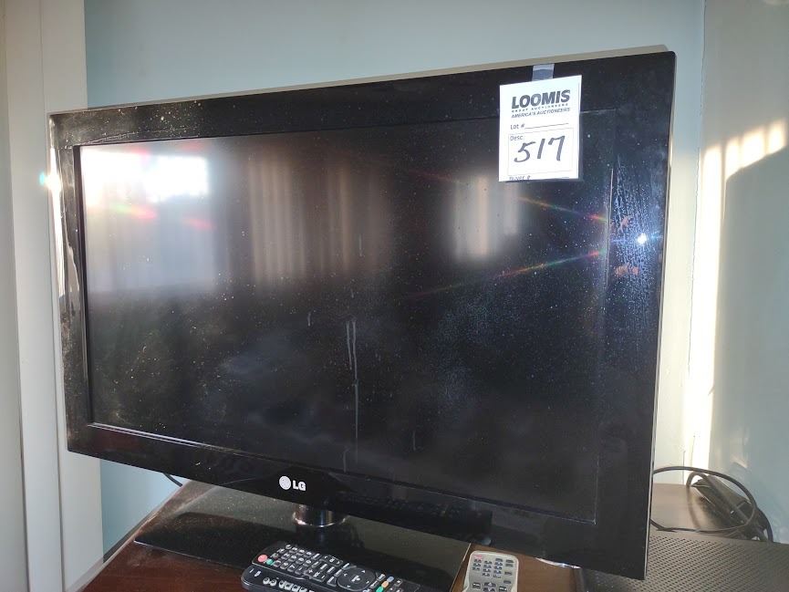 LG 30 INCH SCREEN TV