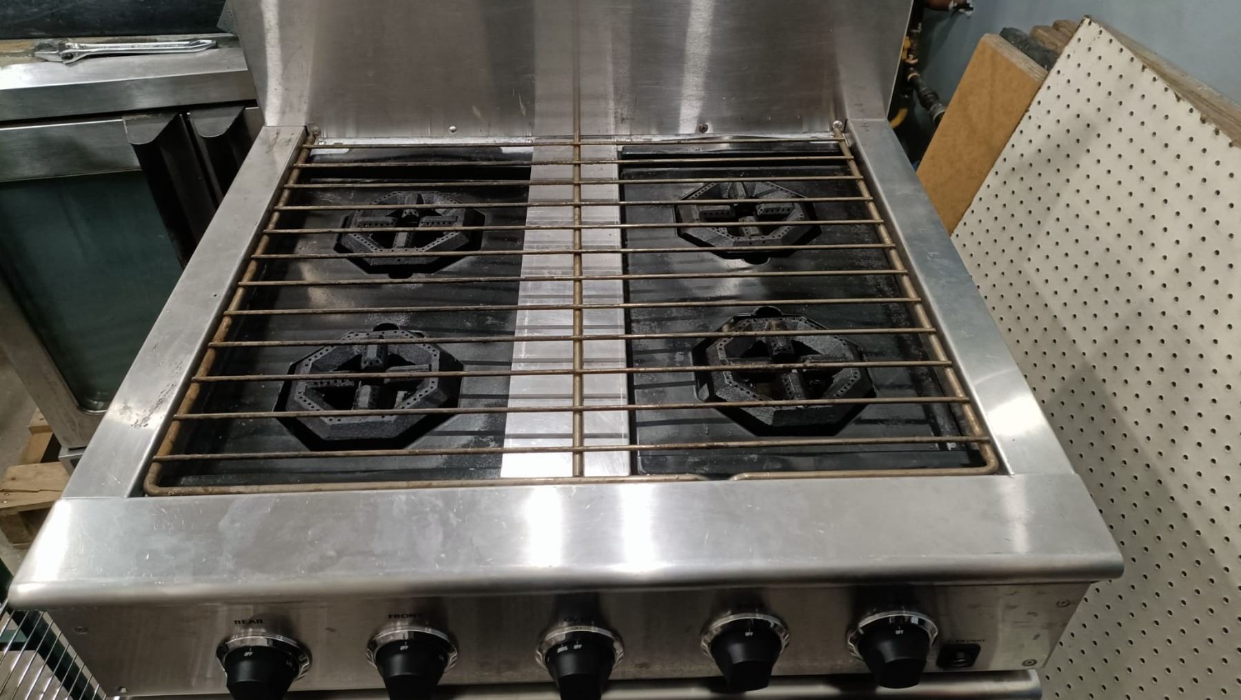 Residential 4-Burner Natural Gas Range with Oven