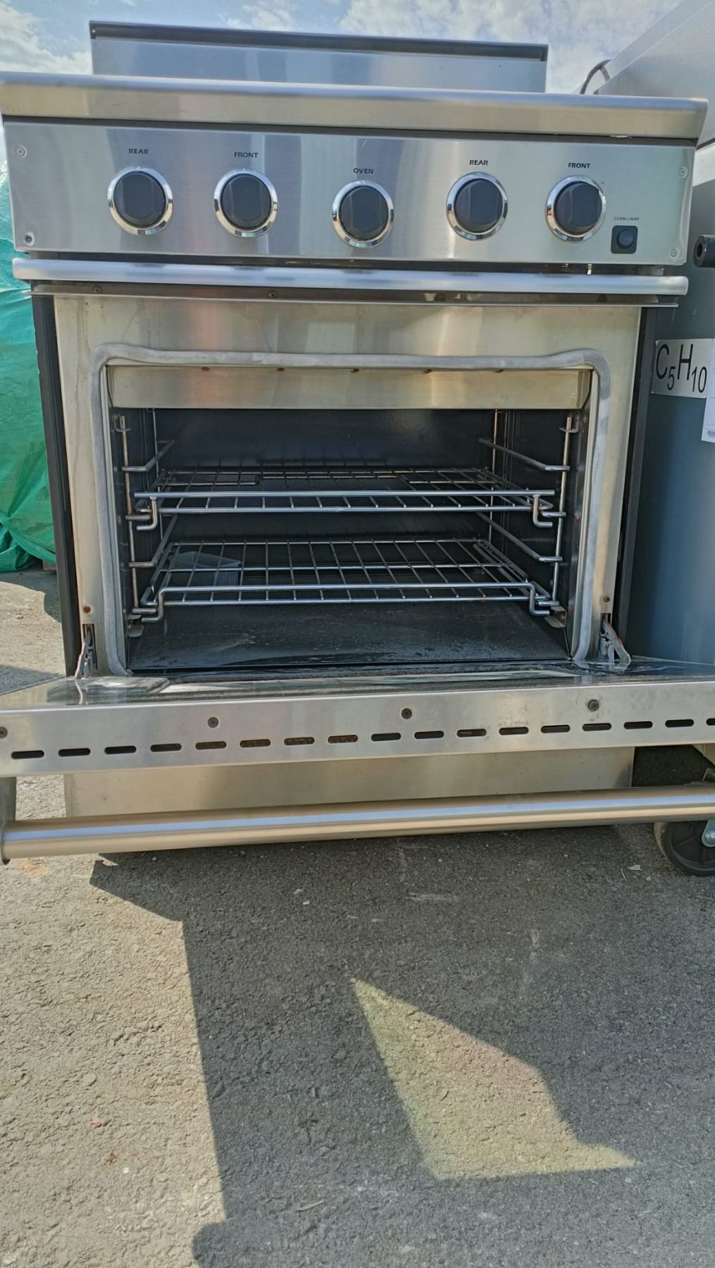 Residential 4-Burner Natural Gas Range with Oven