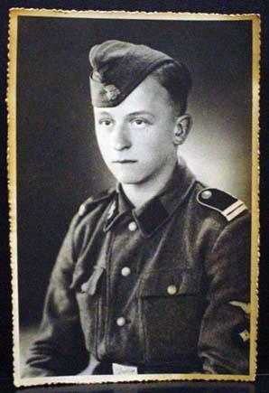 LARGE WW2 NAZI GERMAN PORTRAIT PHOTO OF AN SS SOLD