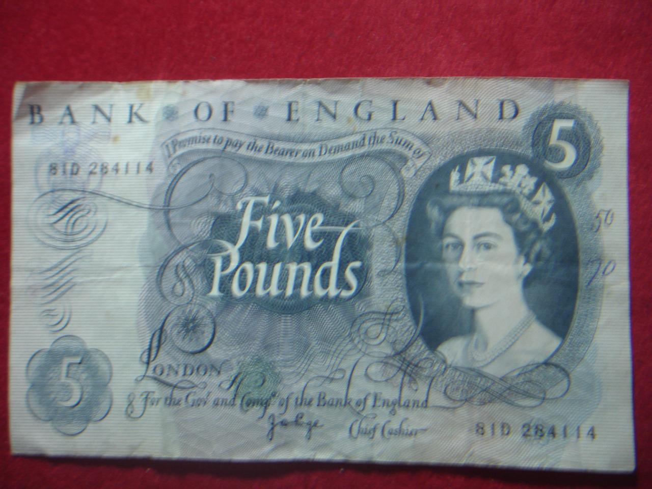 BRITAIN FIVE POUNDS
