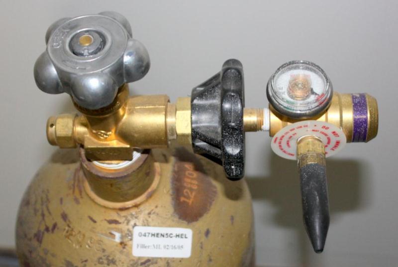 Refillable Helium Tank w/Guage & Nozzel