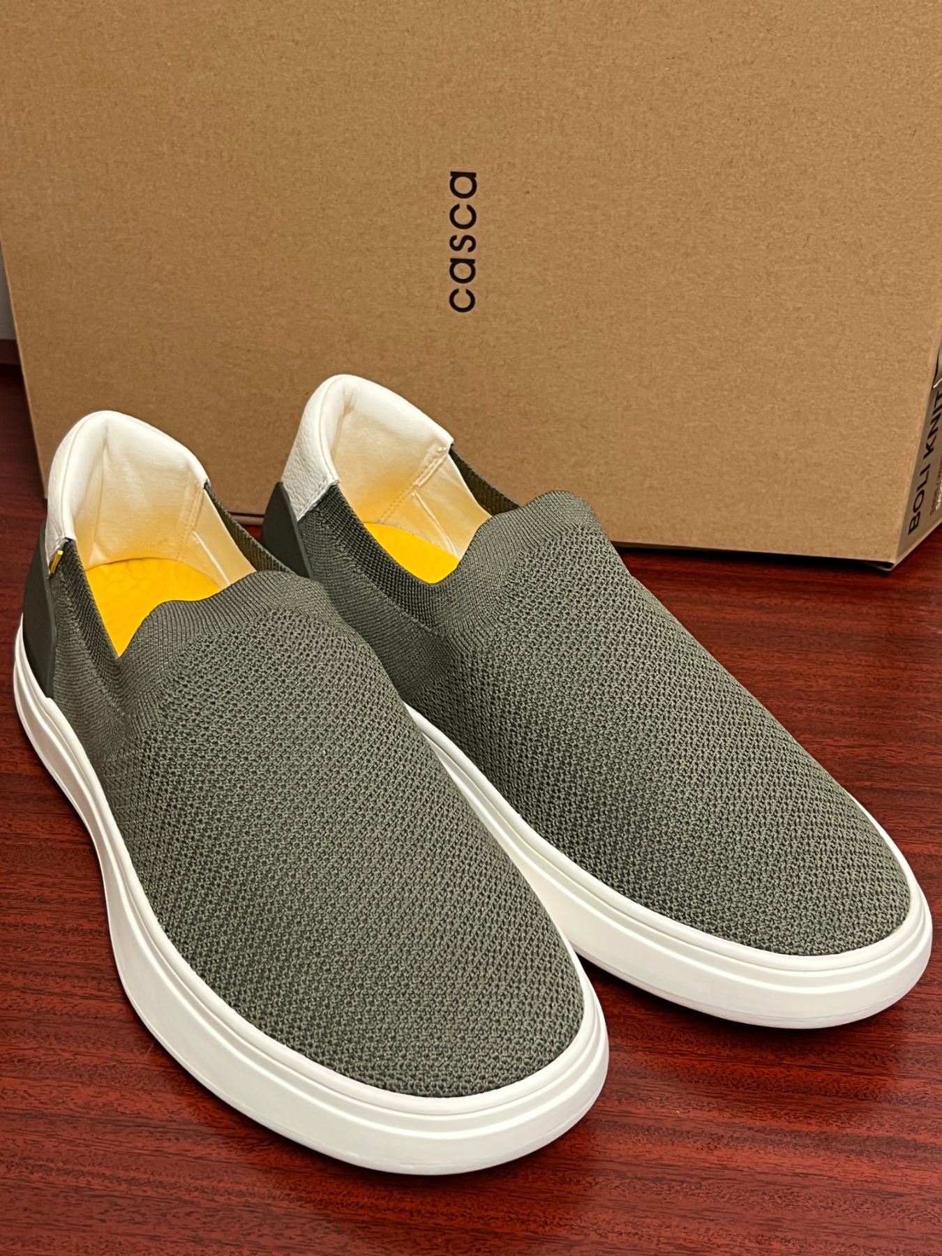 New Casca Shoes Mens 9/Wmns 11.5 (w/Casca Bag)