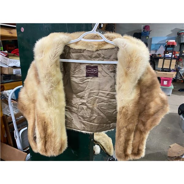 Harold E Lyons fur Winnipeg