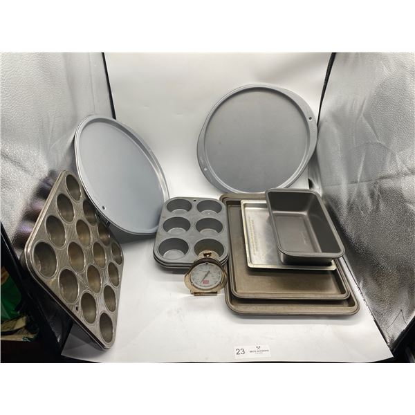 An Assortment Of Baking Ware Beck Auctions Inc
