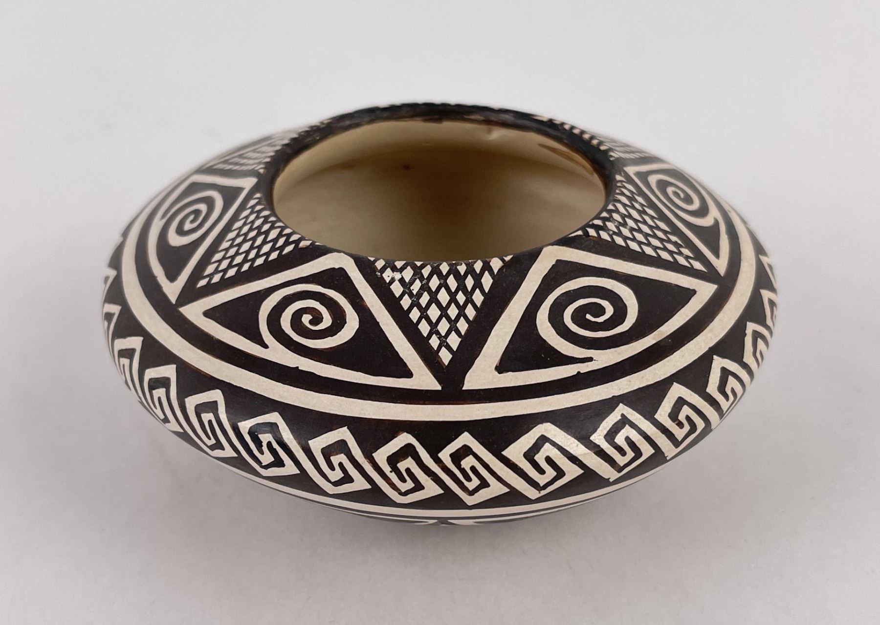 Hopi Feather Woman Helen Naha Pottery Pot