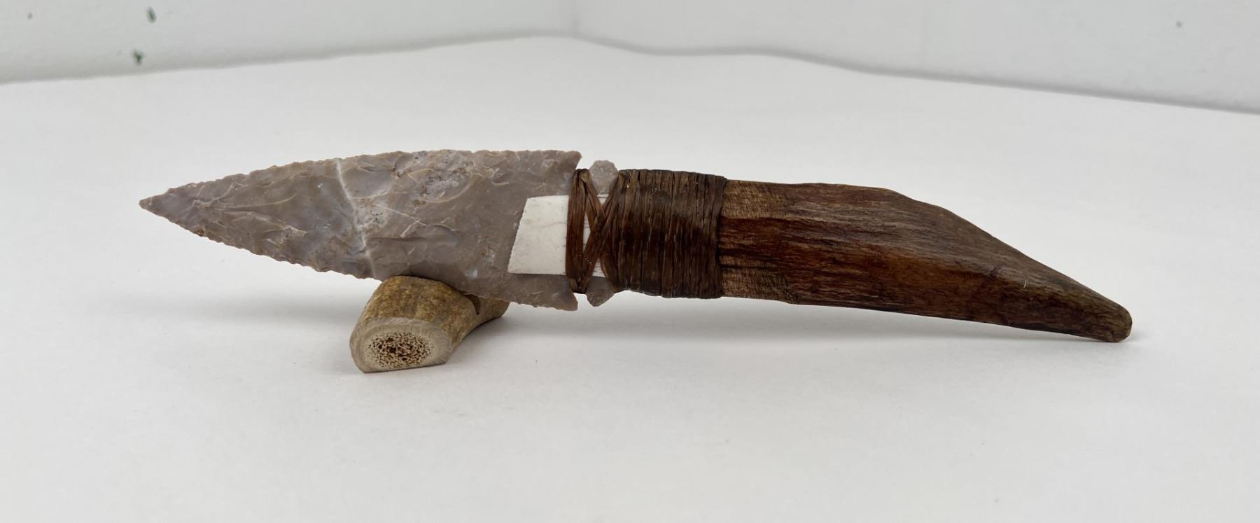 Bo Earls Handmade Flint Blade Horn Handle Knife