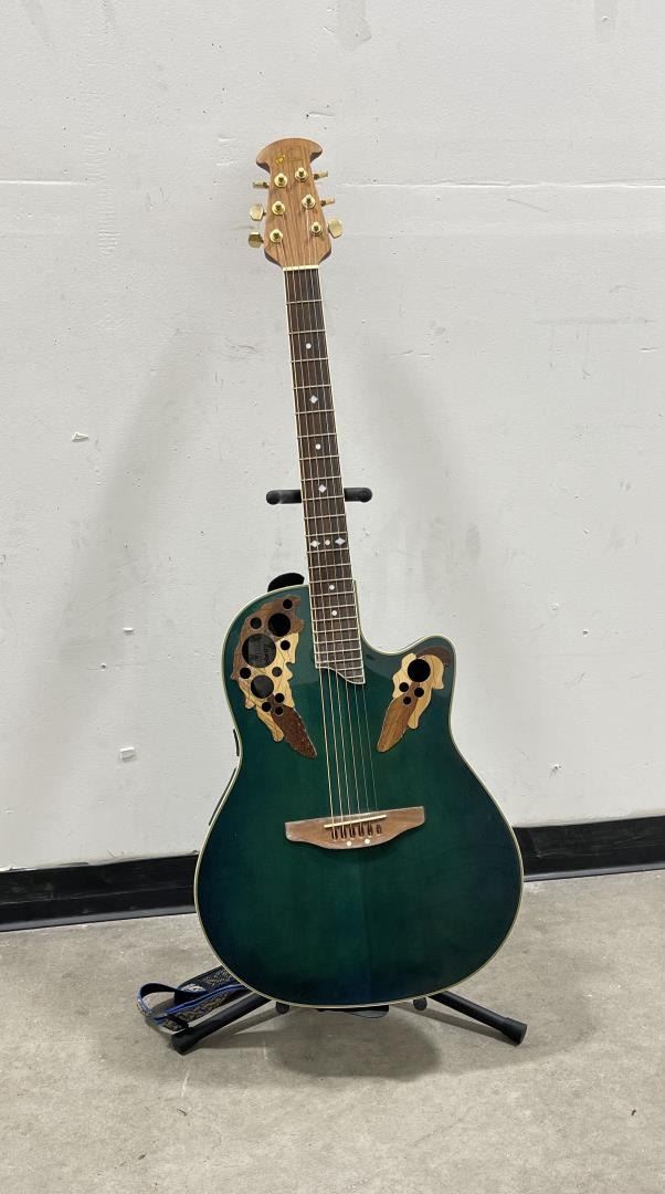 Ovation Celebrity CS 257 Acoustic Guitar