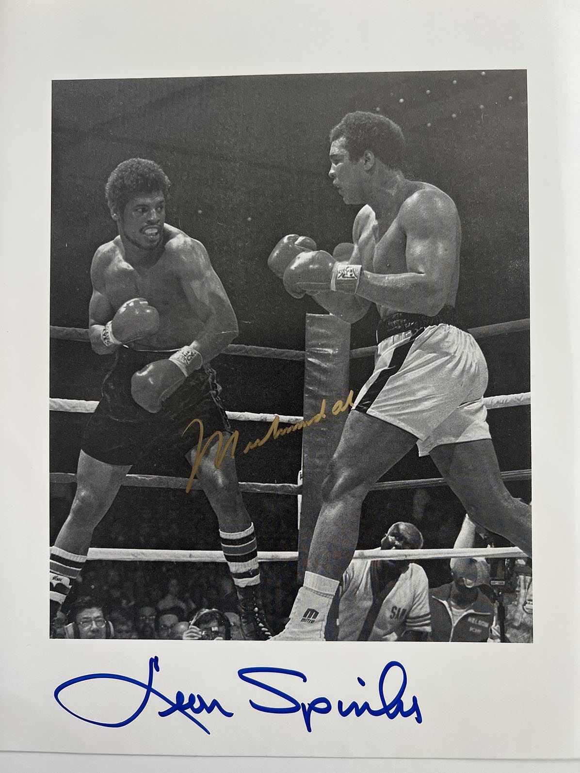 Muhammad Ali and Leon Spinks signed photo Muhammad Ali and Leon Spinks signed photo