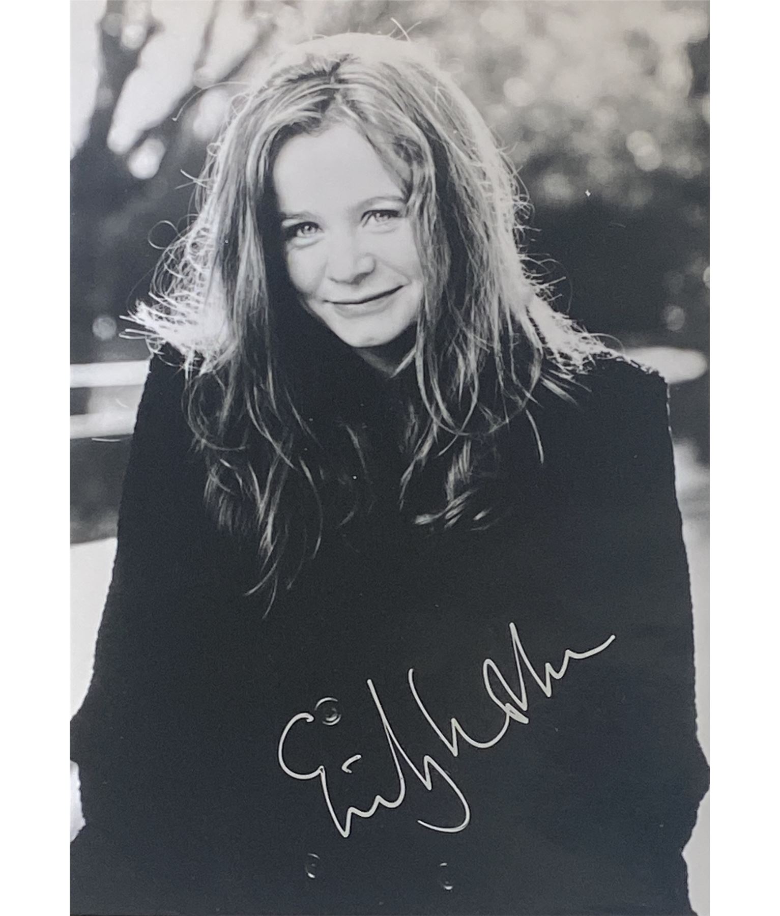 Lost Emilie de Ravin signed photo