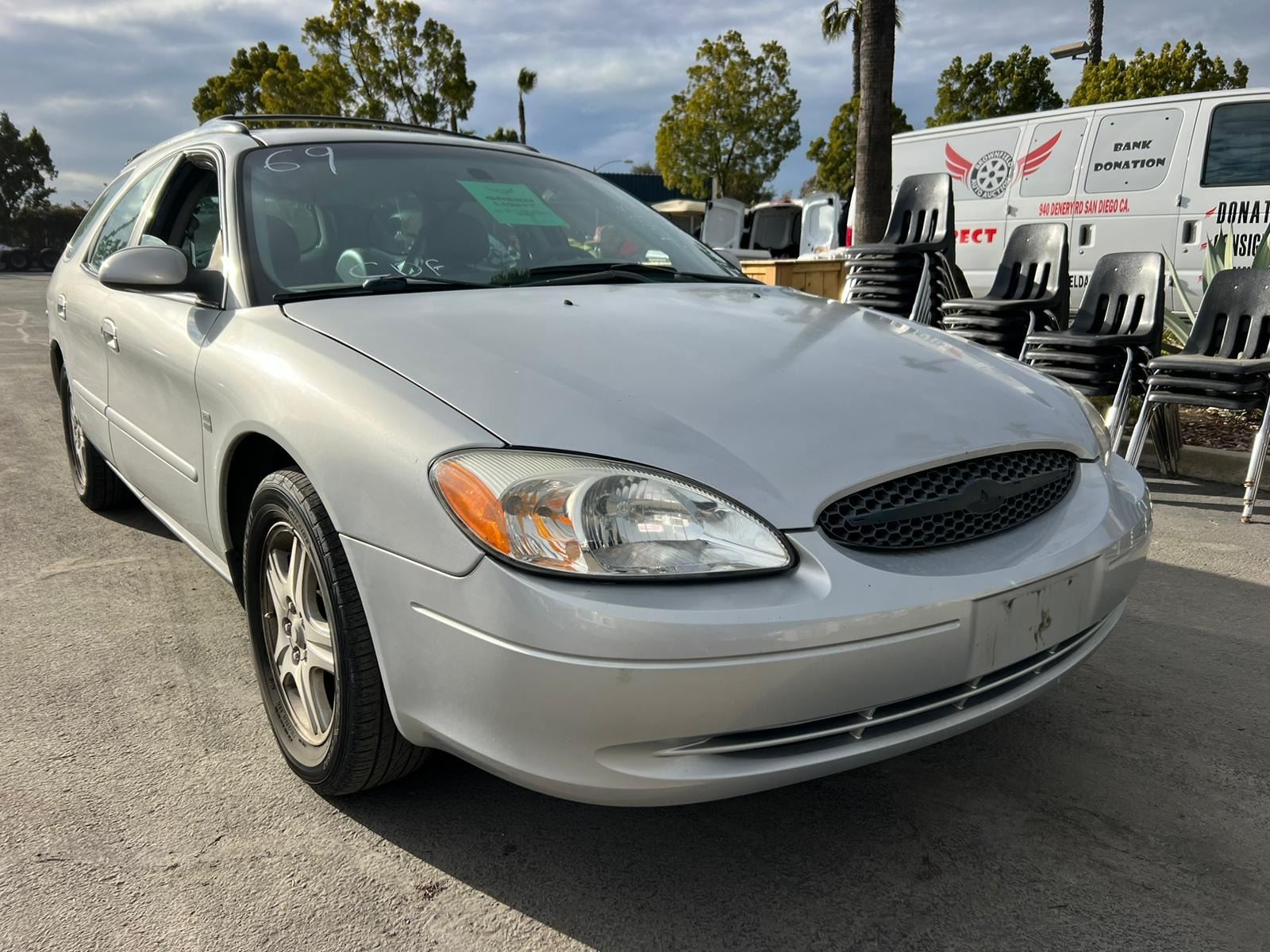 2002 Ford Taurus SEL Deluxe