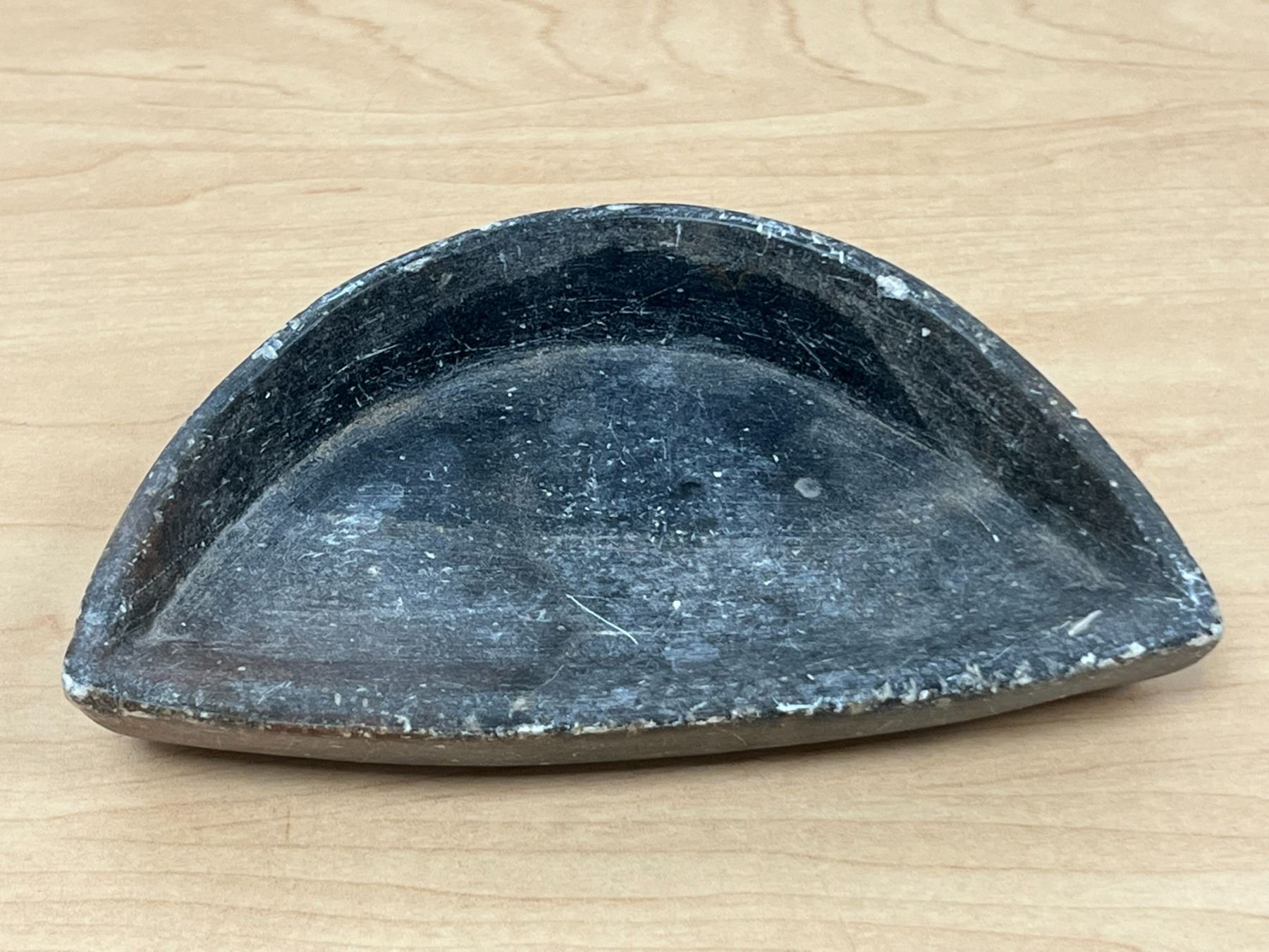 Inuit Soapstone Kudlik Oil Blubber Lamp (Qullik) - approx: 6 x 3.5 ...