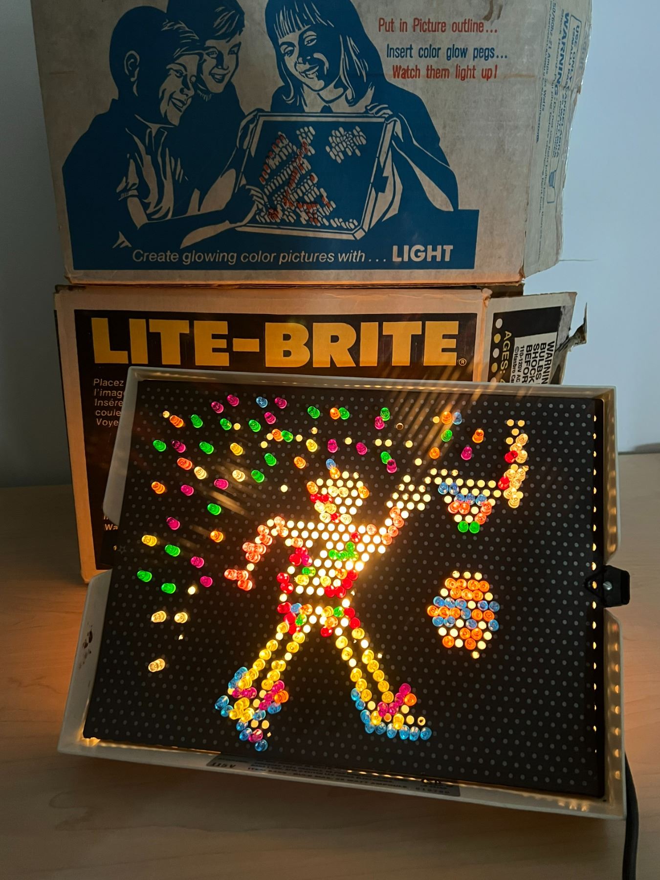2 Vintage Lite-Brite Lots of Pegs and sheets - both working (see photos ...