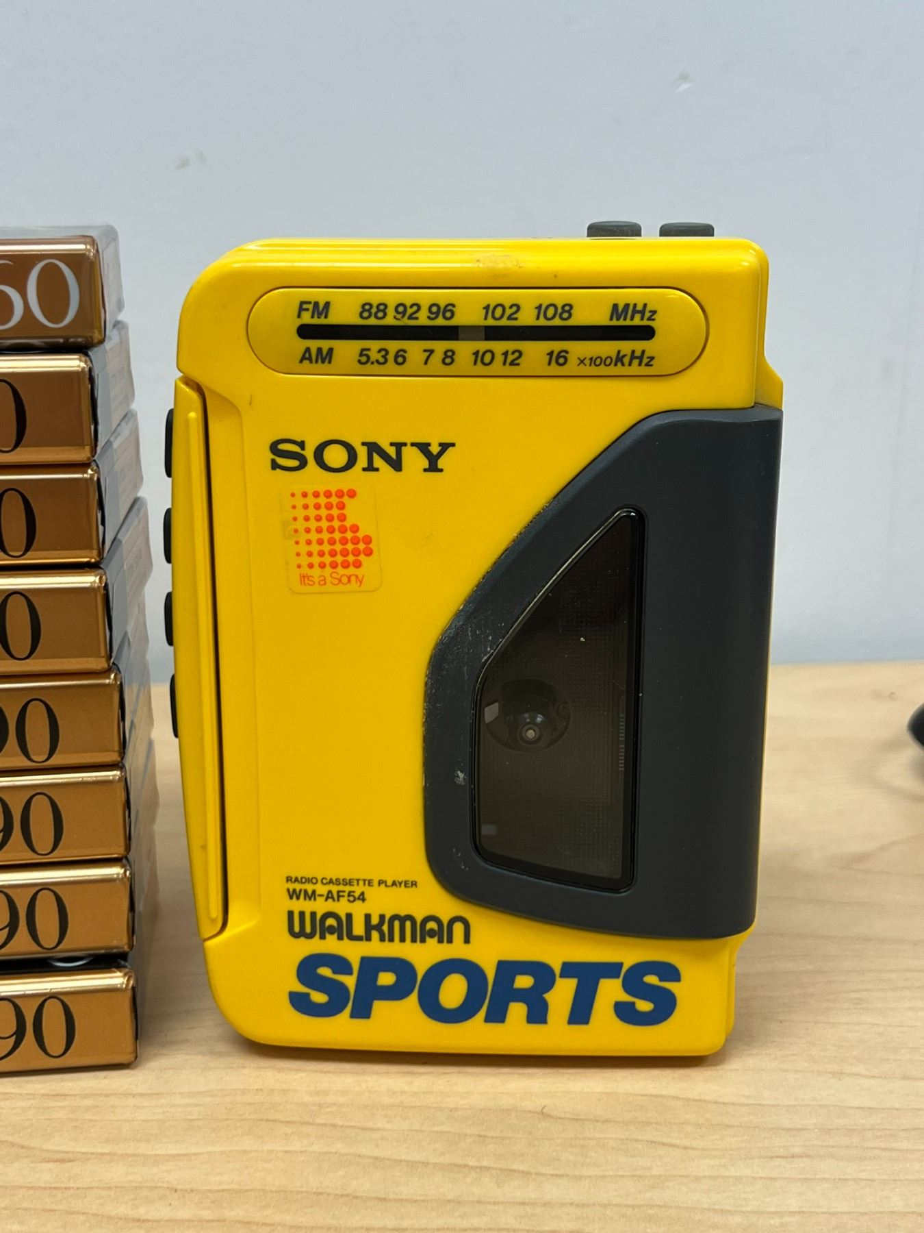 Sony Sports Walkman WM-AF54 / 8 New Blank Type II Cassettes & The Smart ...