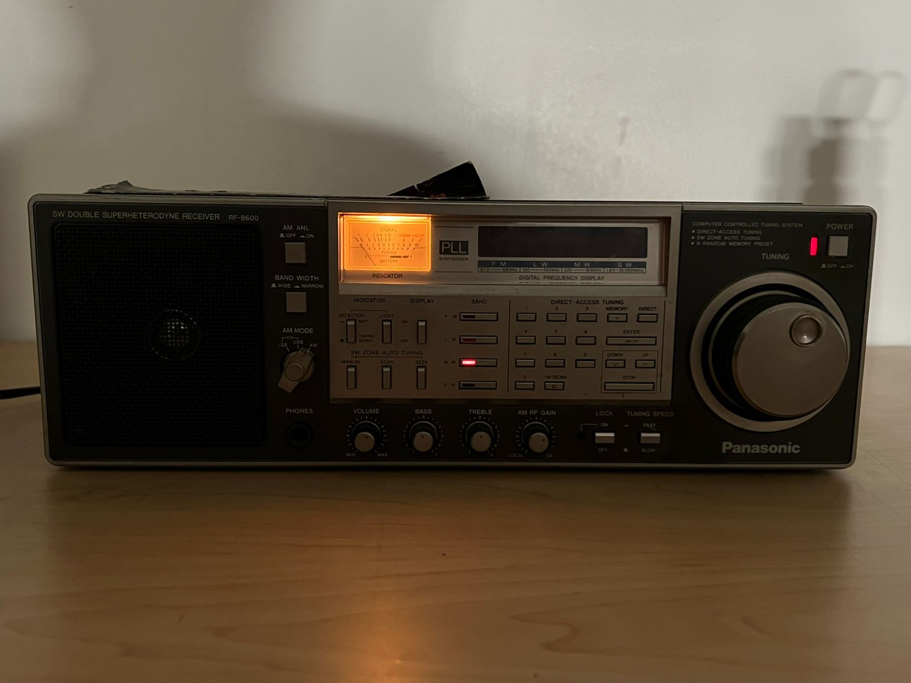 Vintage Panasonic SW Double Superheterodyne Receiver RF-B600