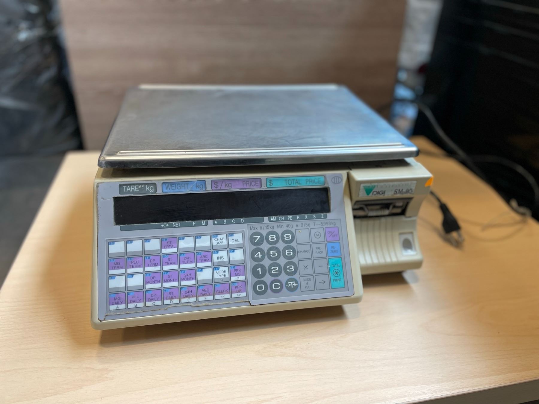 Working - Digi - Commercial Weigh Scale - Model: SM-90