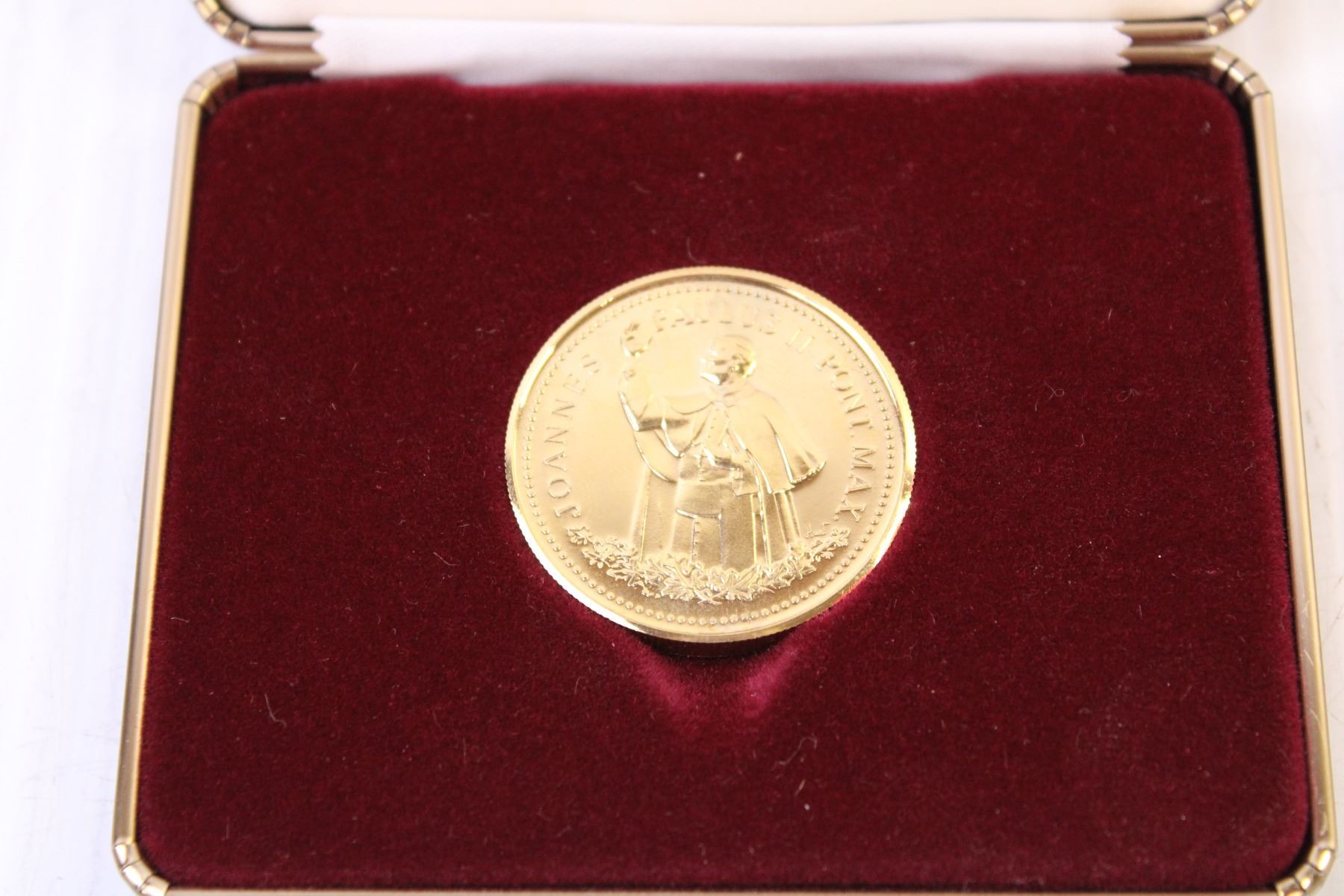 1984 Medal Of Papal Visit To Canada W Certificate Bodnarus Auctioneering 1984-medal-of-papal-visit-to-canada-w-certificate-bodnarus-auctioneering