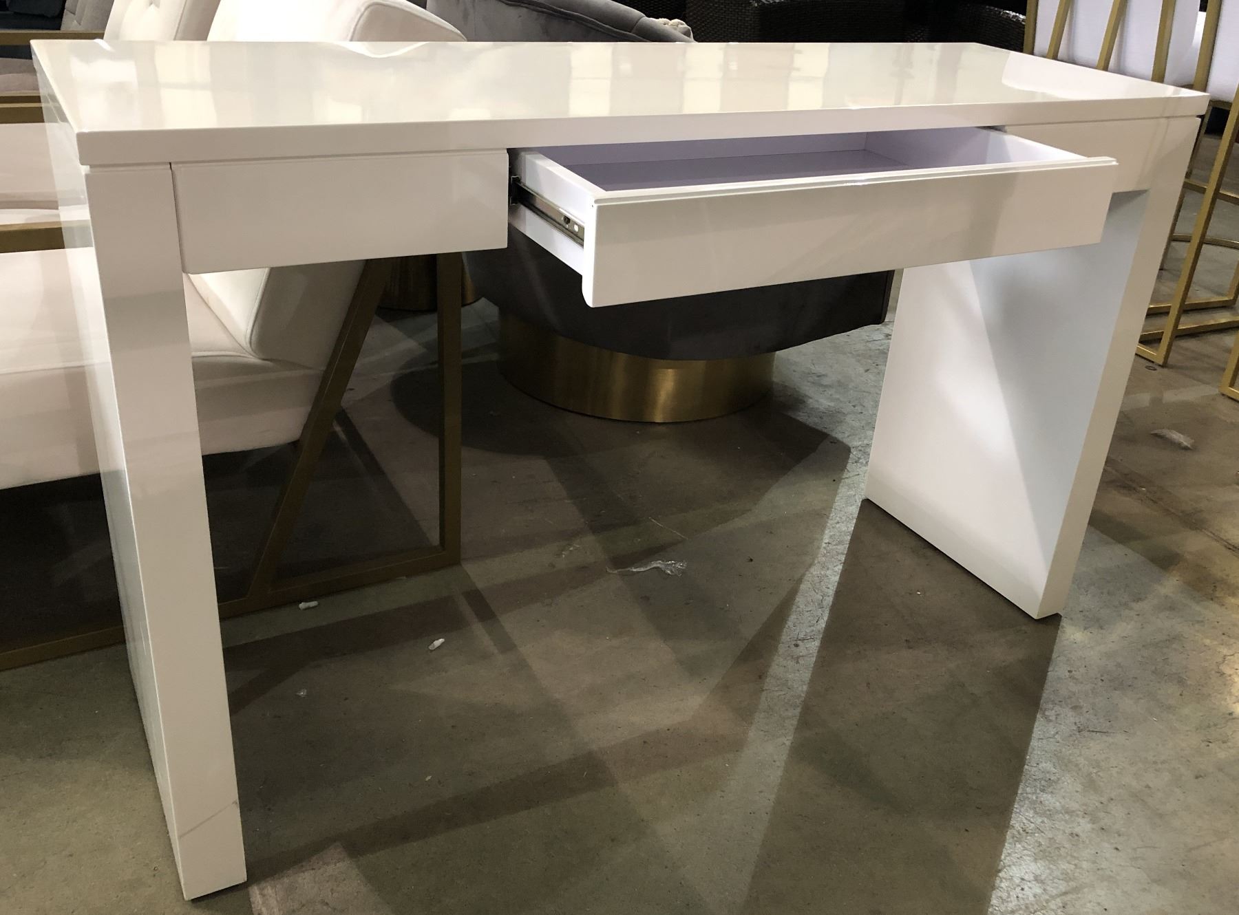 Contemporary white lacquered single drawer desk (approx. 49 1/2"x16"x30")
