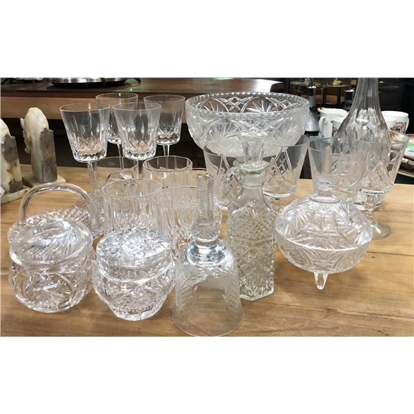 Group of assorted glassware