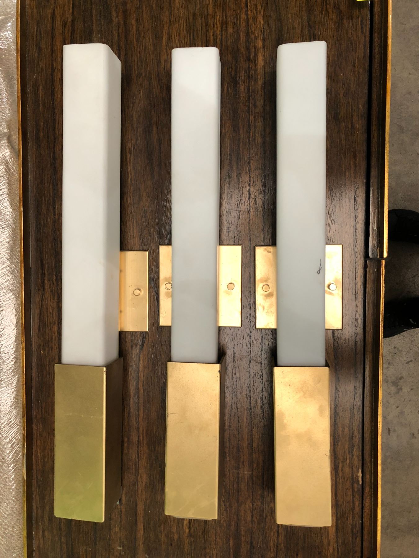 Set of 3 LED light fixtures (missing cables)