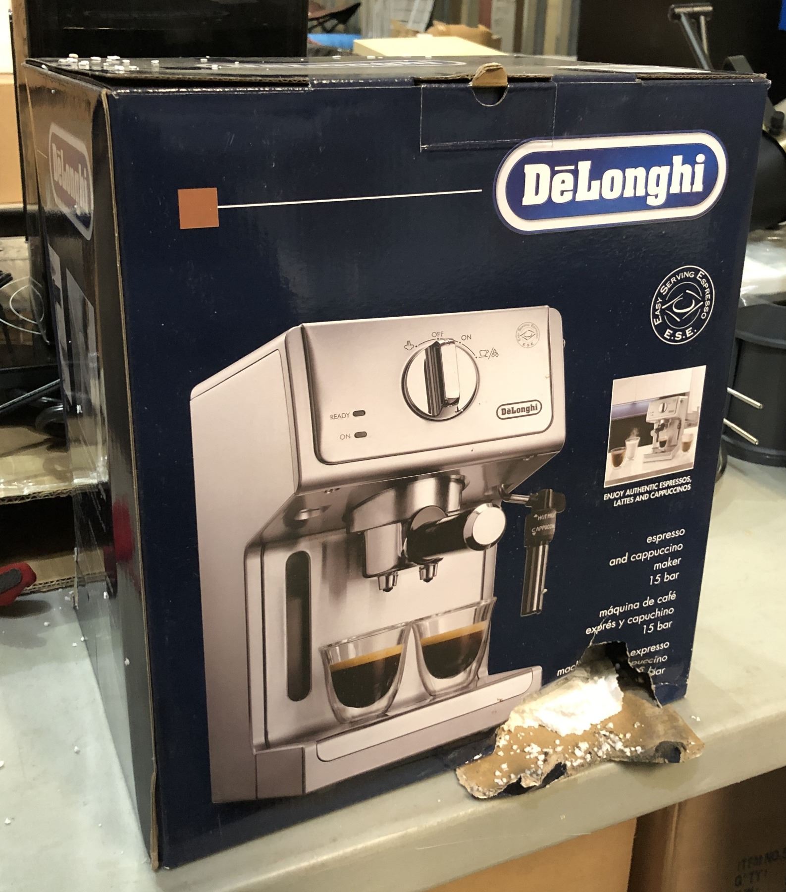Delonghi espresso & cappuccino maker 15 bar (box damage, rat infested)