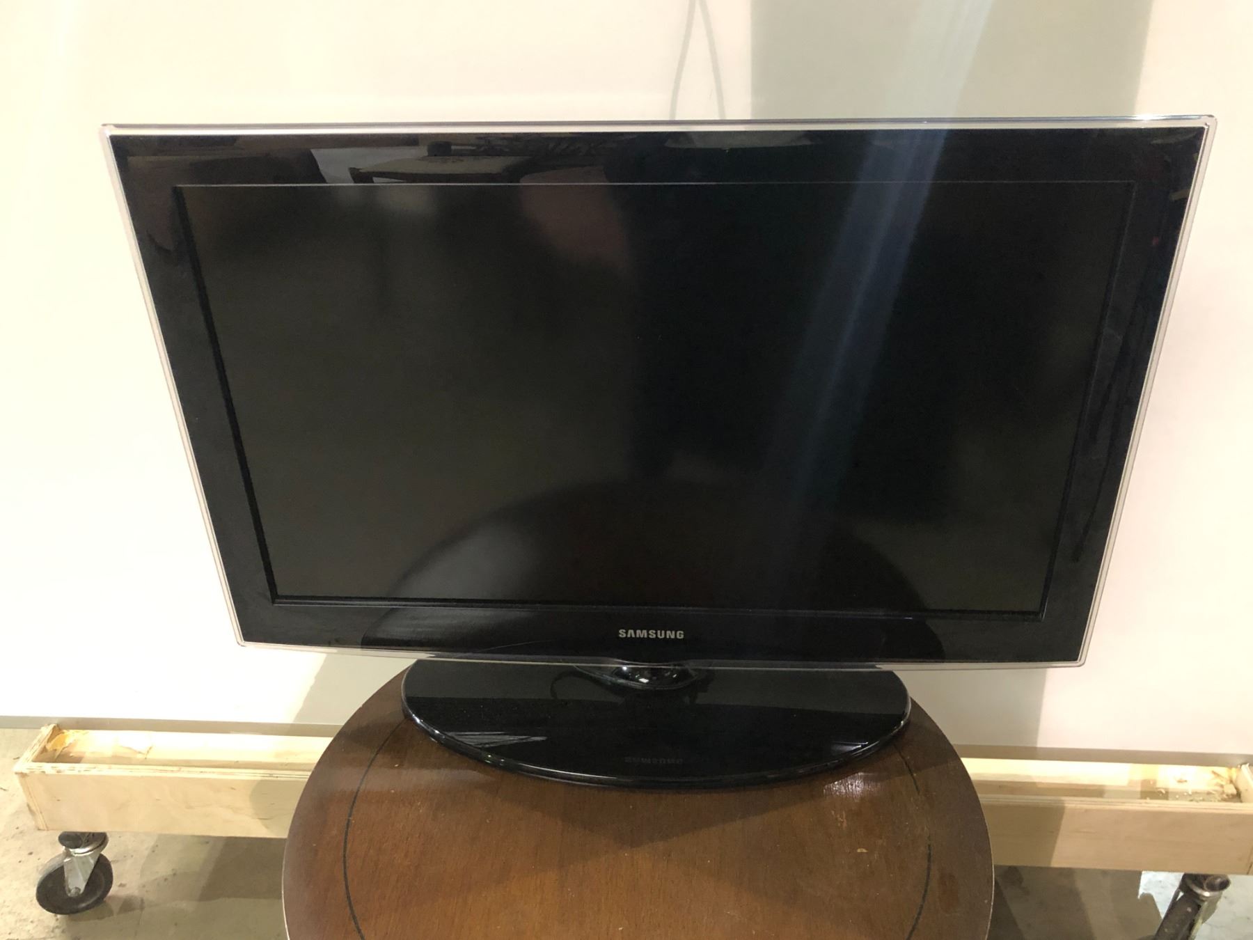 Samsung 32in Tv (No remote)