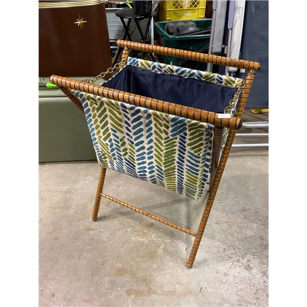 Knitting stand