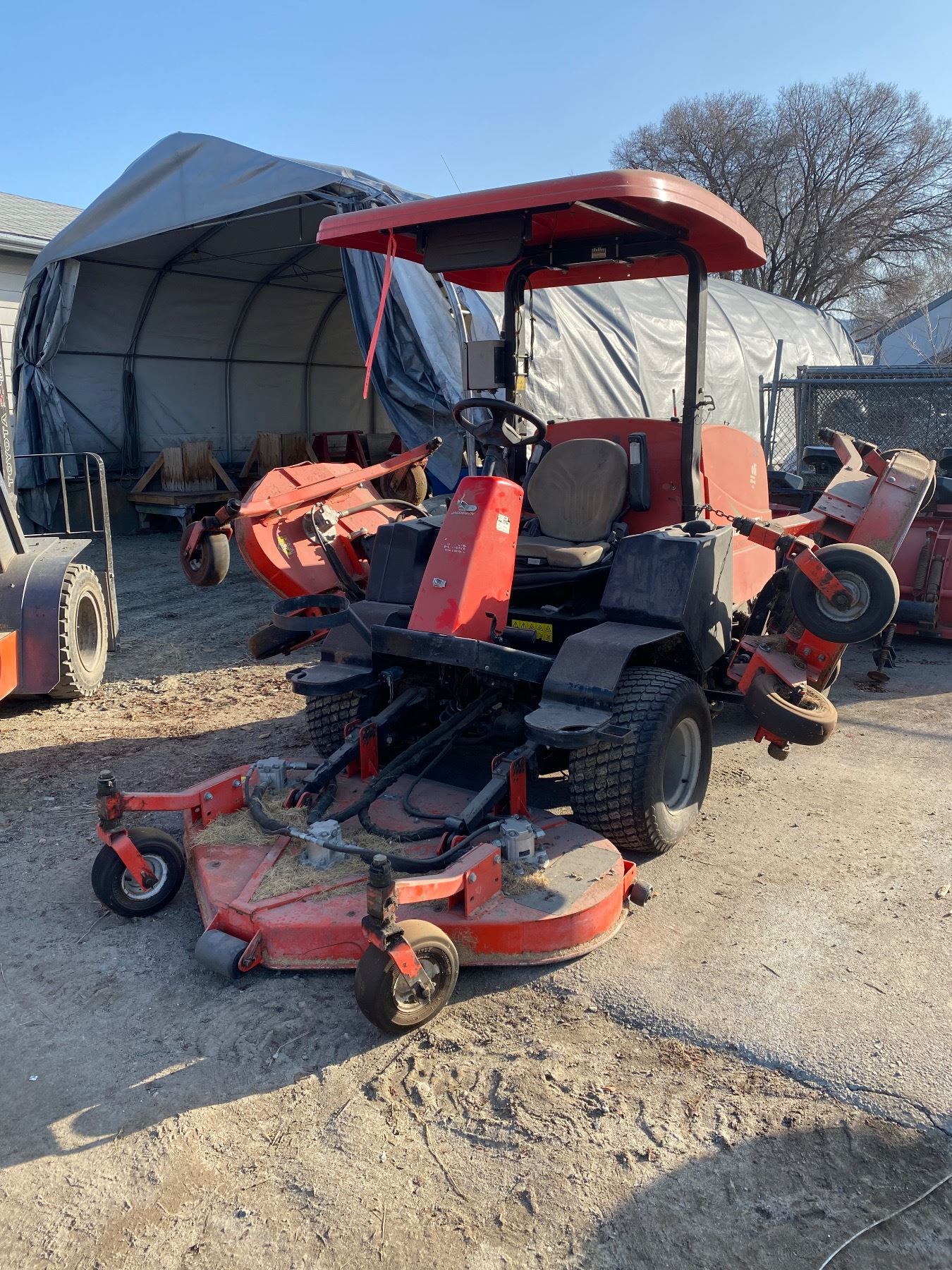 Jacobsen mower 2005 HR 5111 4WD with 3 mower decks unit runs
