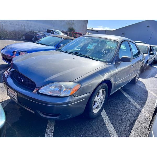 2005 Ford Taurus SE