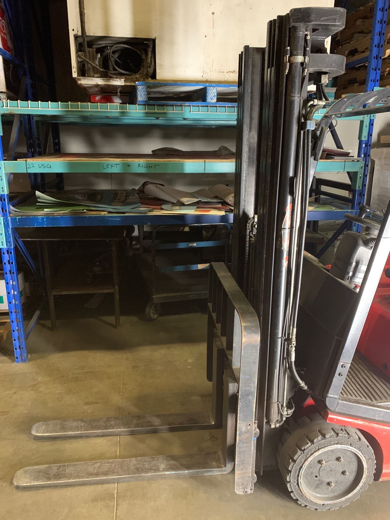 Raymond - Electric Forklift Model: 440 C35