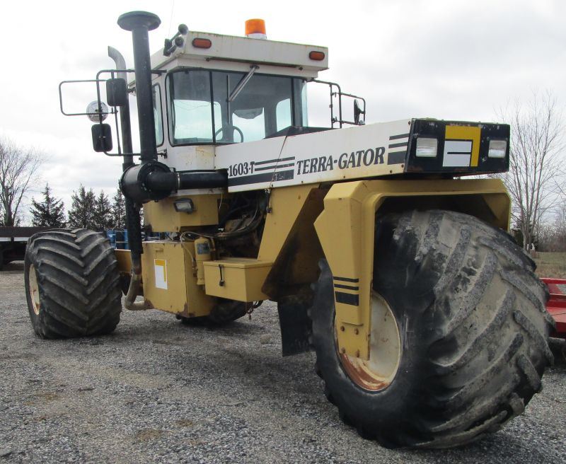 C137 - 3 Wheel fertilizer Spreader NO HST Cab & Chassi Cat Power w ...