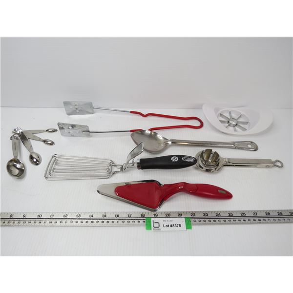 7 Assorted Kitchen Utensils Bodnarus Auctioneering
