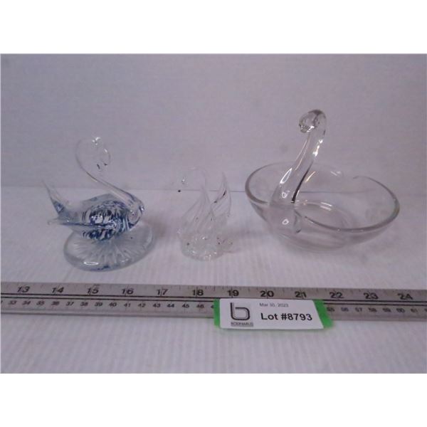 Glass Swan Dish 2 Glass Art Swans Bodnarus Auctioneering