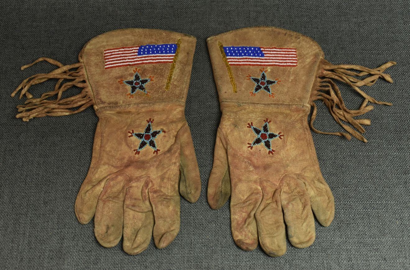 PLAINS INDIAN GAUNTLETS