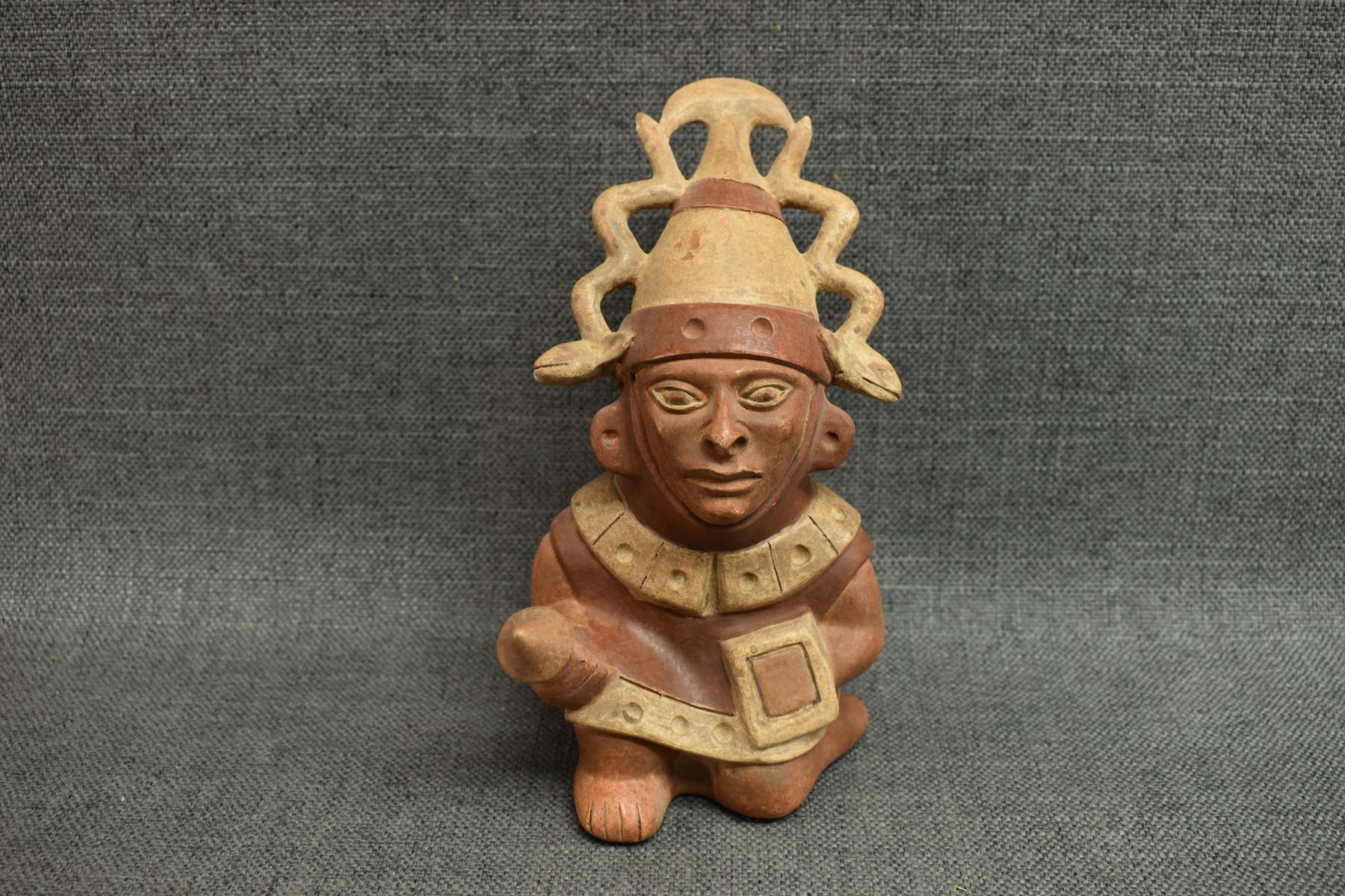 PERUVIAN POTTERY FIGURE