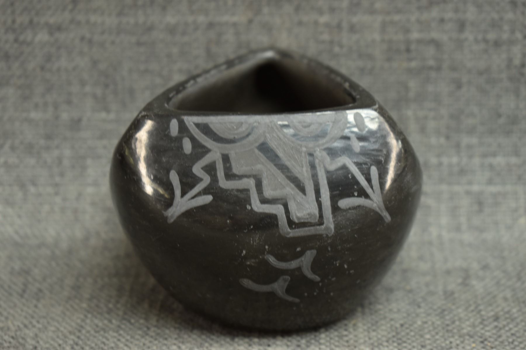 SANTA CLARA INDIAN POTTERY BOWL BY MYRA SISNEROS