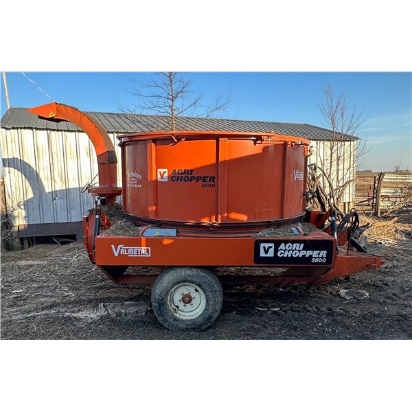 Valmetal 5600 Agri Chopper with blower