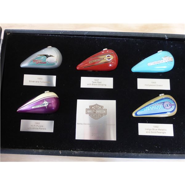 15 1/2" x 9 1/2" Harley Davidson gas tank color display