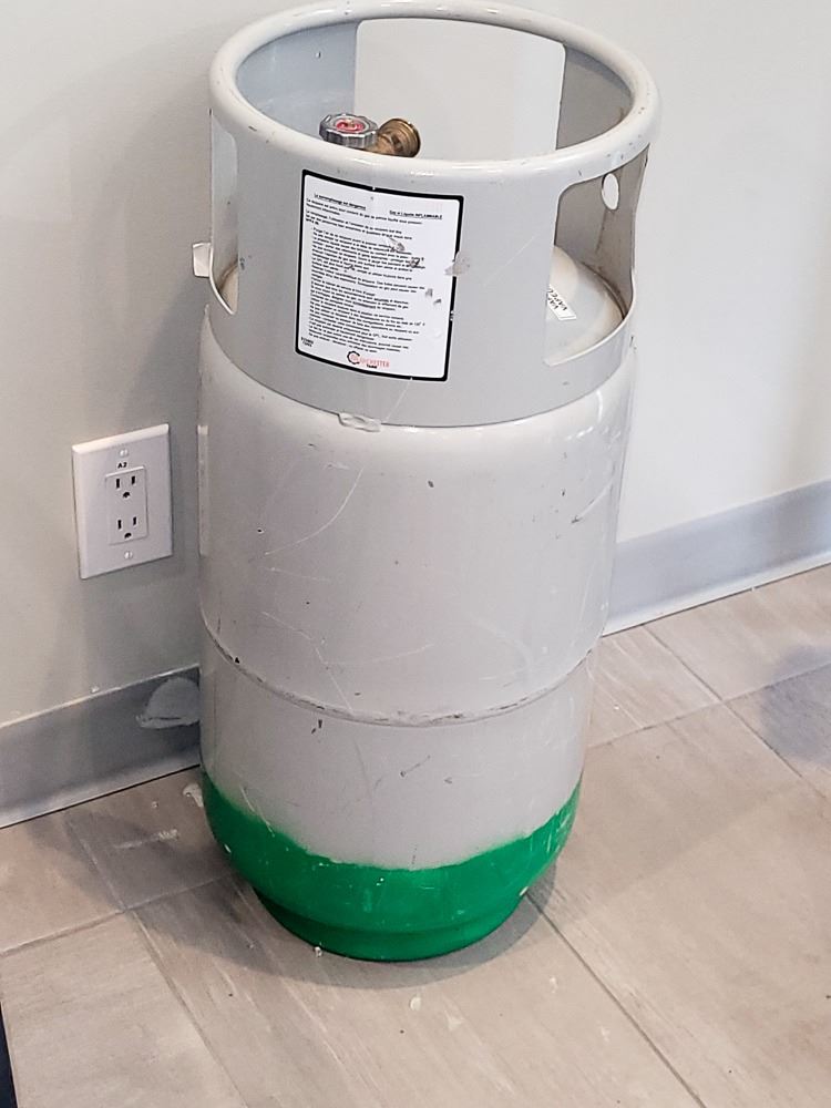 30LB PROPANE TANK FULL