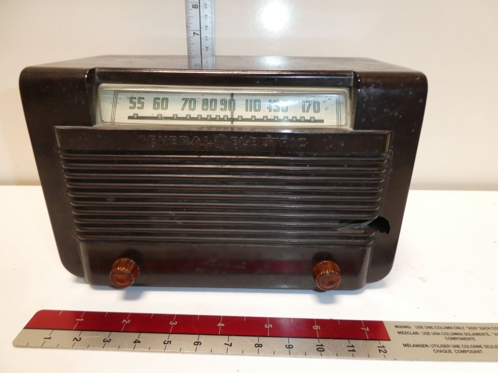 Antique General Electric Radio