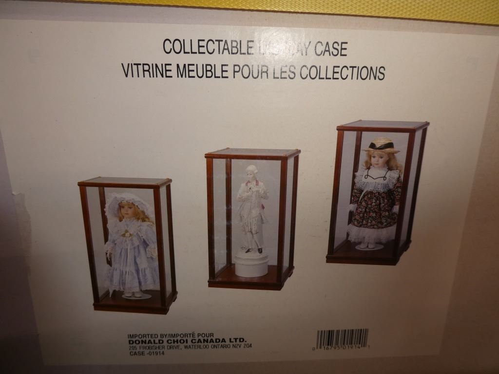 Desktop drum set , display case, teacup & saucer