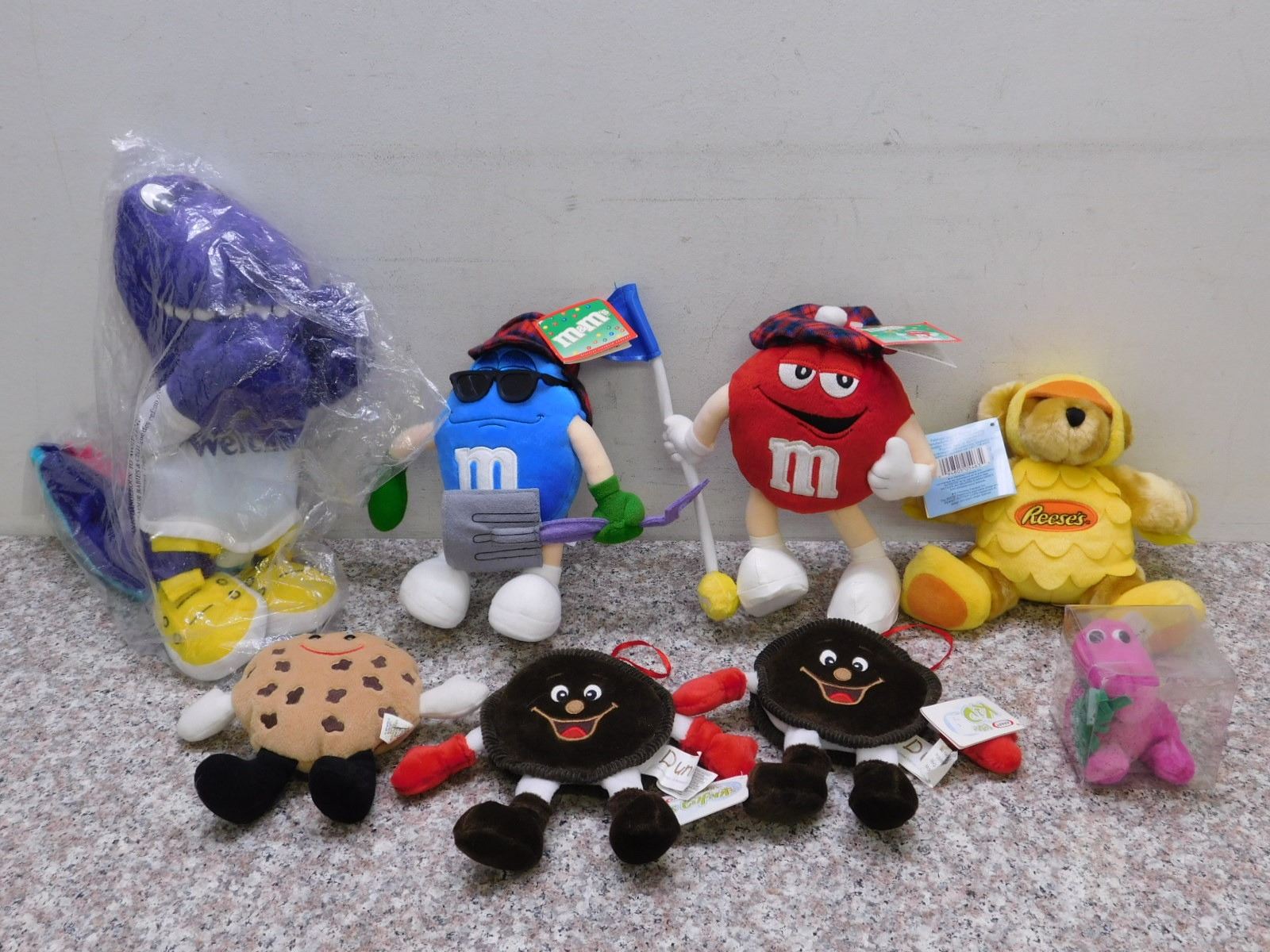 Lot of 8 Advertising Cookies, Candy Reeses M&Ms, Nerds, Oreo ...