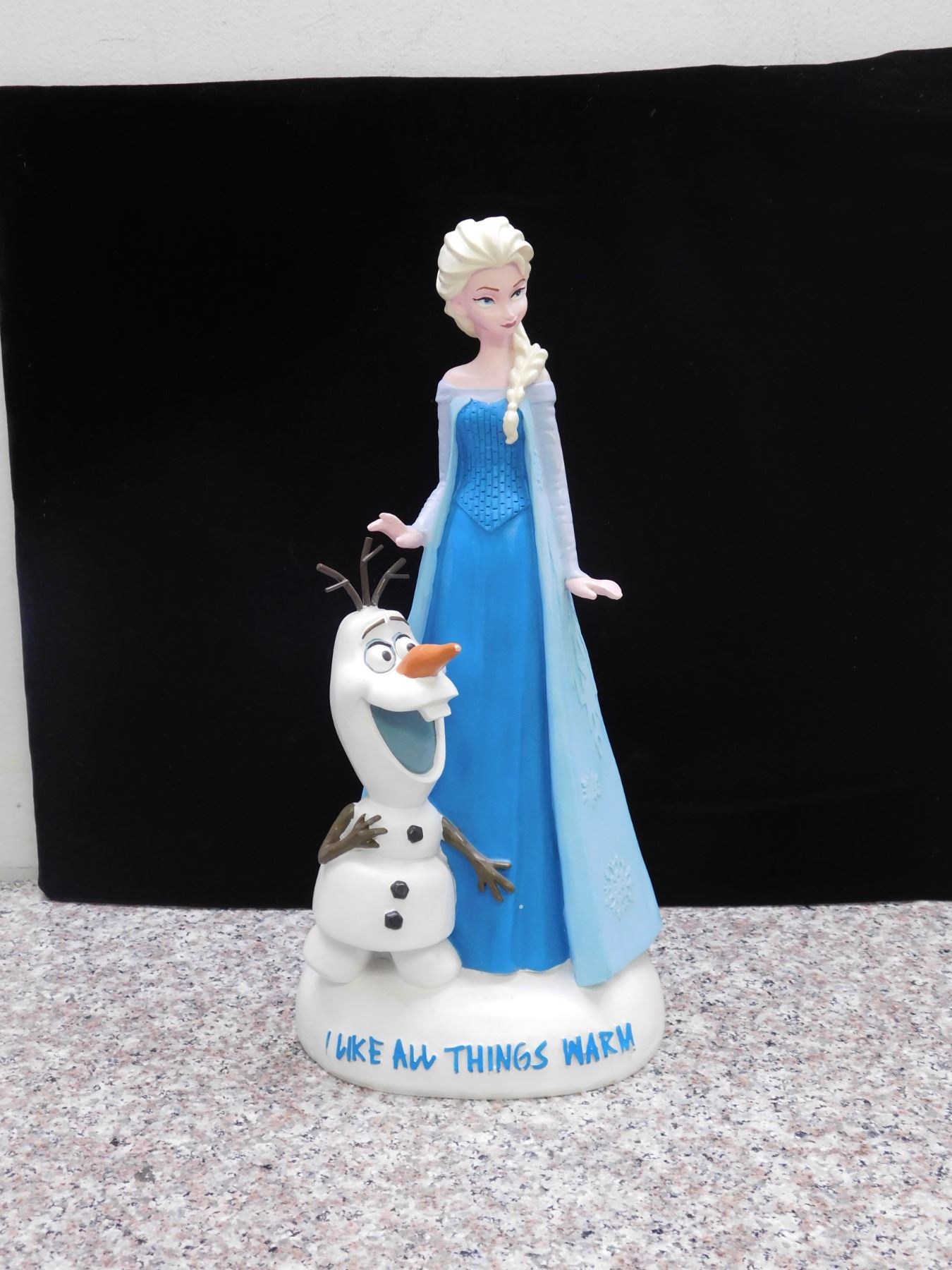 Elsa and Olaf Frozen Statue Disney "I Like All Things Warm"