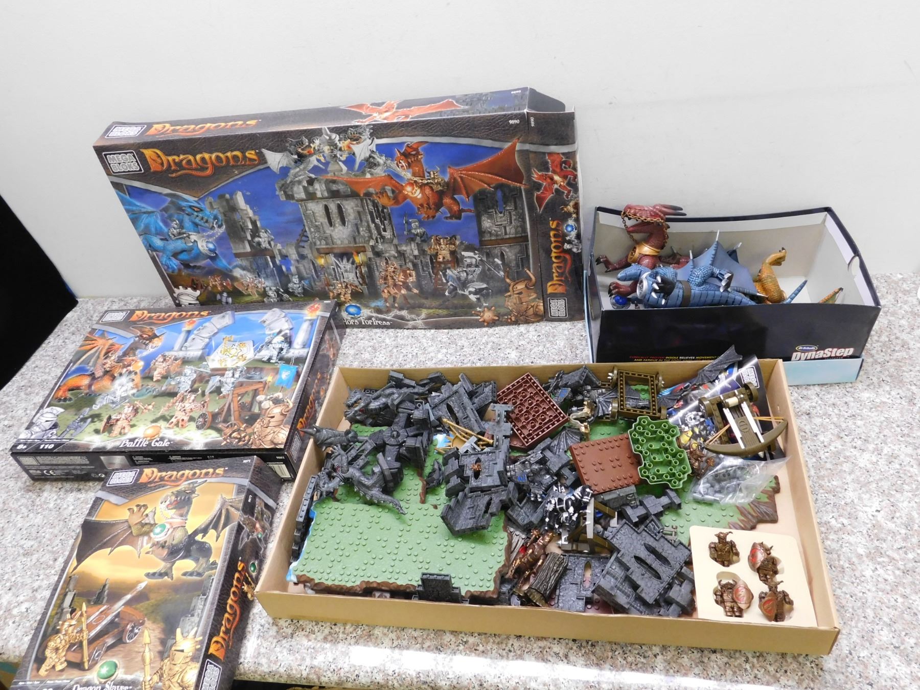 Lot of MEGA BLOCKS Dragons 9871, 9881 and 9890 Playsets Figures Toys