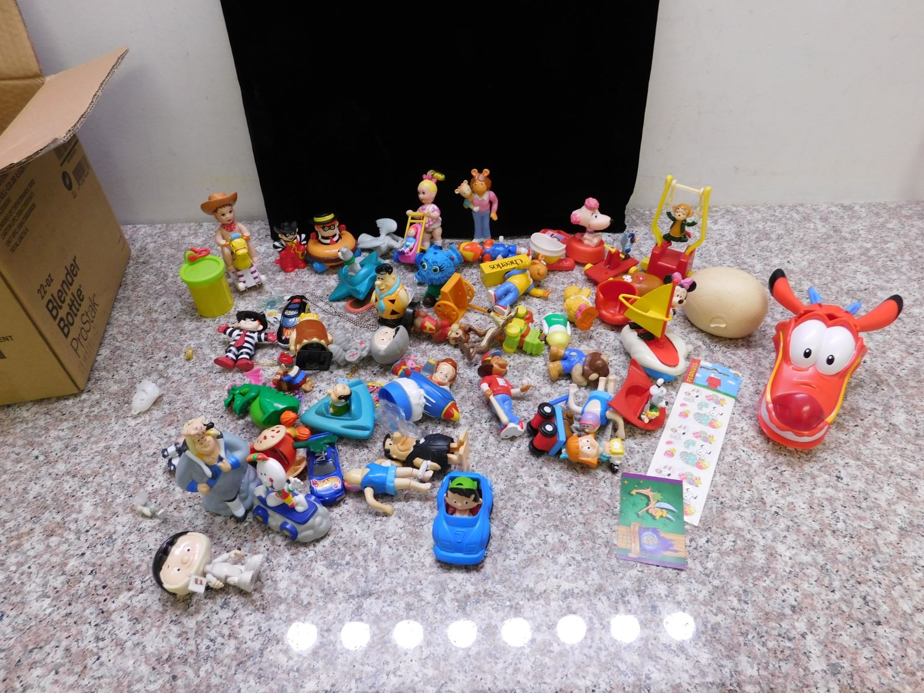 Lot of Vintage PVC 1990s McDonalds Toys, Arthur, Flinstones, Jetsons ...