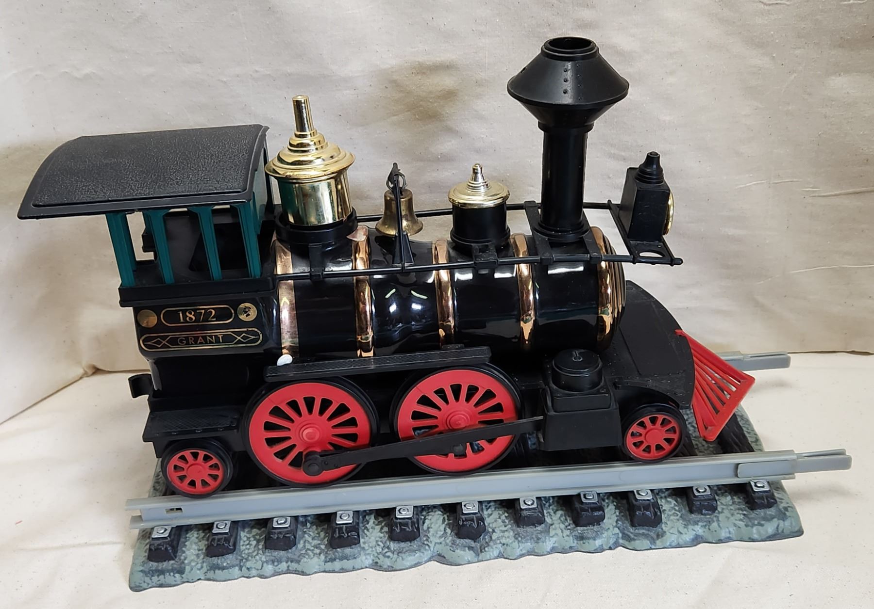 1979 Jim Beam Grant Locomotive Decanter. 80 proof Kentucky Bourbon ... 1979 Jim Beam Grant Locomotive Decanter. 80 proof Kentucky Bourbon ...