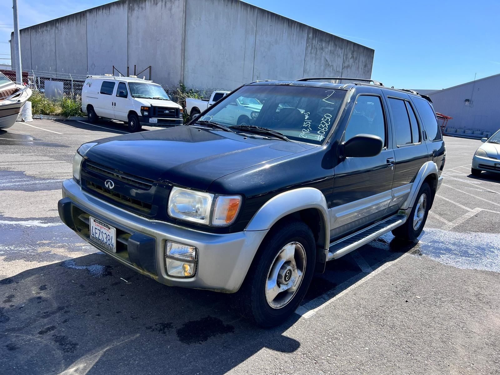 1999 INFINITI QX4