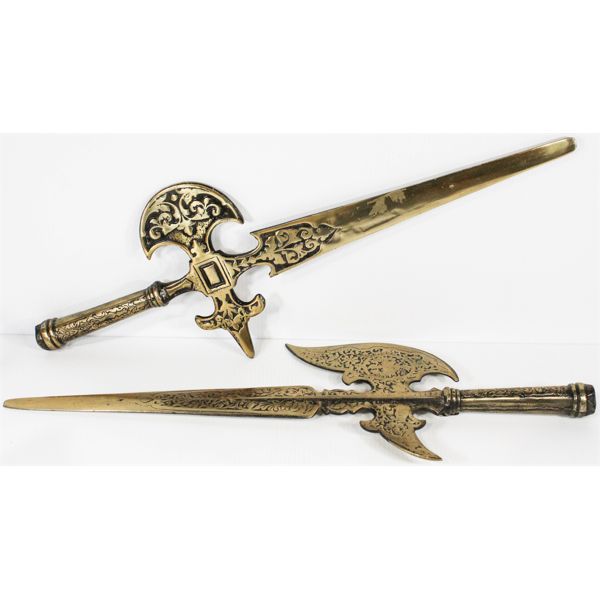 2 WALL MOUNTABLE DECORATIVE BRASS SWORDS